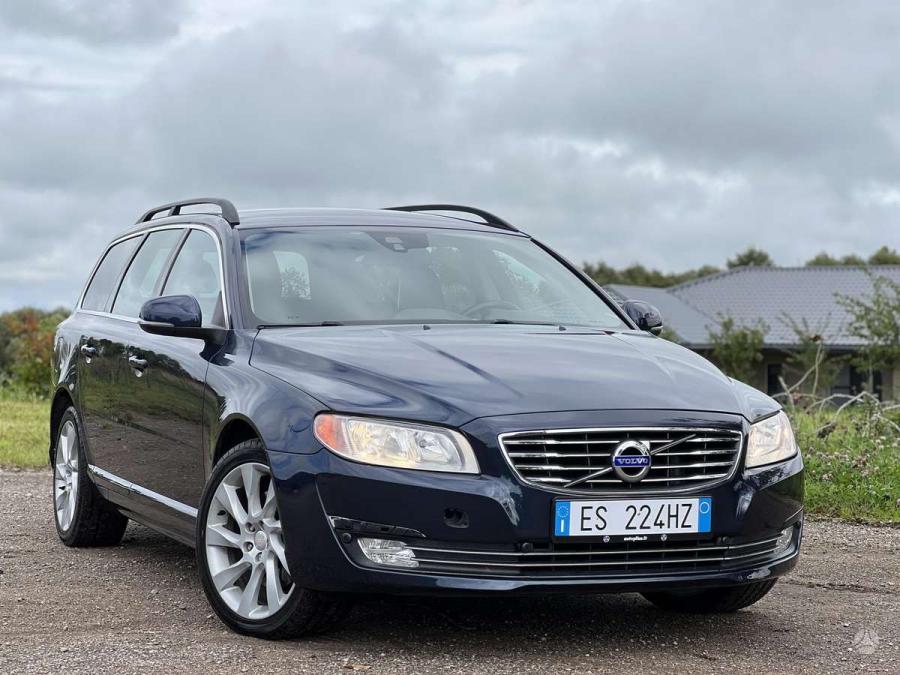 Blue Volvo V70 2013 in Utena, with an engine capacity of 1.98 L and mileage of 354 thousand km for 5990 €, photo 3 on AUTOMOTO.COM.LV