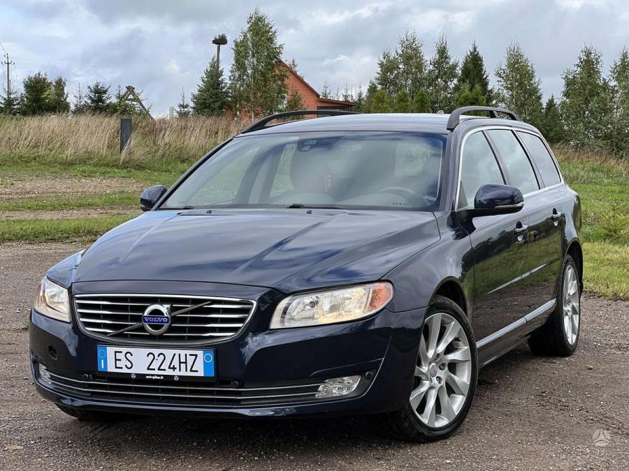 Blue Volvo V70 2013 in Utena, with an engine capacity of 1.98 L and mileage of 354 thousand km for 5990 €, photo 6 on AUTOMOTO.COM.LV