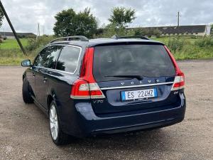 Blue Volvo V70 2013 in Utena, with an engine capacity of 1.98 L and mileage of 354 thousand km for 5990 €, photo 11 on AUTOMOTO.COM.LV