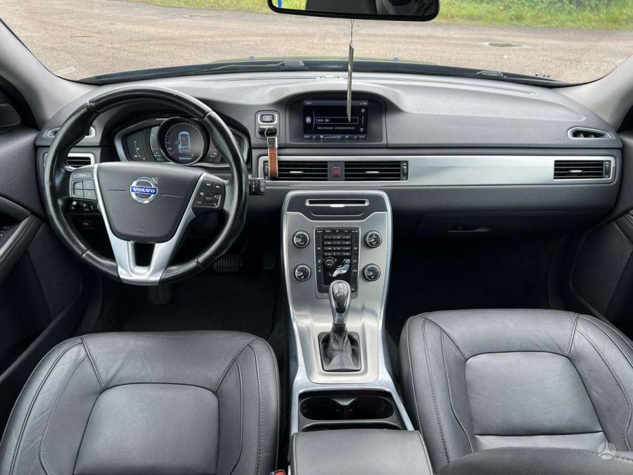 Blue Volvo V70 2013 in Utena, with an engine capacity of 1.98 L and mileage of 354 thousand km for 5990 €, photo 23 on AUTOMOTO.COM.LV