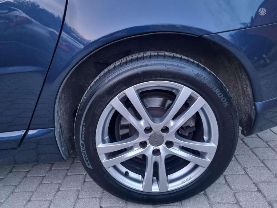 Zils Volvo V70 2013 Kauņa, ar dzinēja tilpumu 2.00 L un nobraukumu 300 tūkst. km par 5790 €, foto 14 vietnē AUTOMOTO.COM.LV