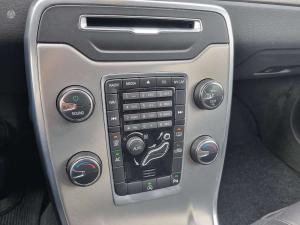 Zils Volvo V70 2013 Kauņa, ar dzinēja tilpumu 2.00 L un nobraukumu 300 tūkst. km par 5790 €, foto 20 vietnē AUTOMOTO.COM.LV
