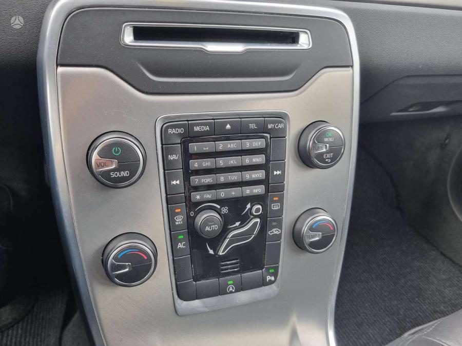 Zils Volvo V70 2013 Kauņa, ar dzinēja tilpumu 2.00 L un nobraukumu 300 tūkst. km par 5790 €, foto 20 vietnē AUTOMOTO.COM.LV