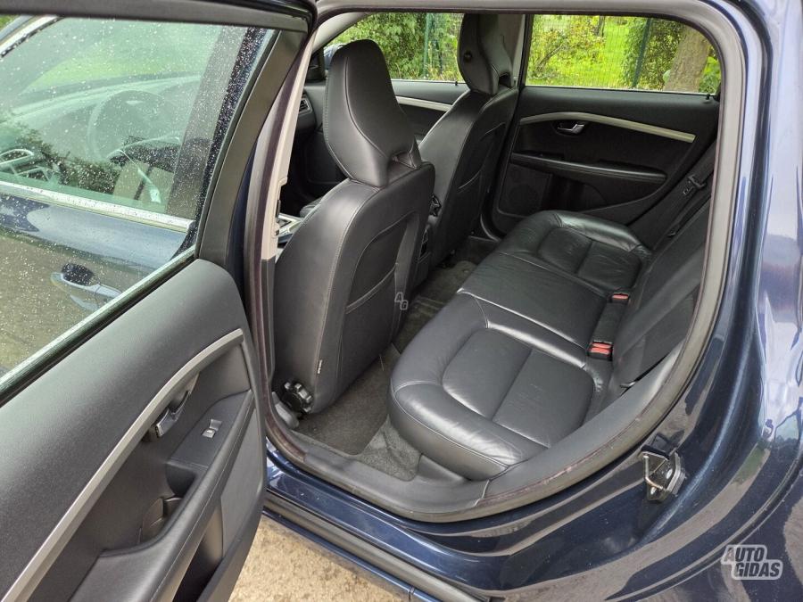 Zils Volvo V70 2013 Kauņa, ar dzinēja tilpumu 2.00 L un nobraukumu 279 tūkst. km par 5850 €, foto 12 vietnē AUTOMOTO.COM.LV