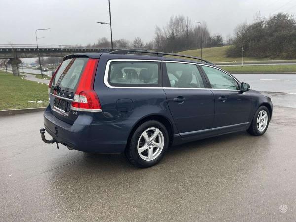 Zils Volvo V70 2014 Kauņa, ar dzinēja tilpumu 1.97 L un nobraukumu 275 tūkst. km par 5650 €, foto 10 vietnē AUTOMOTO.COM.LV