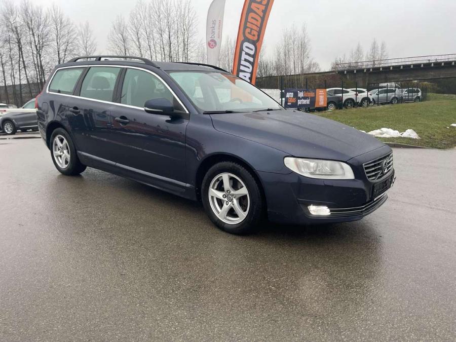 Blue Volvo V70 2014 in Kaunas, with an engine capacity of 1.97 L and mileage of 275 thousand km for 5650 €, photo 2 on AUTOMOTO.COM.LV