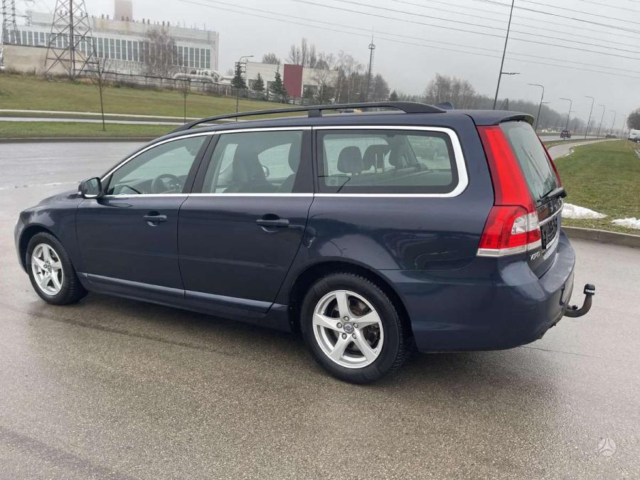 Blue Volvo V70 2014 in Kaunas, with an engine capacity of 1.97 L and mileage of 275 thousand km for 5650 €, photo 9 on AUTOMOTO.COM.LV