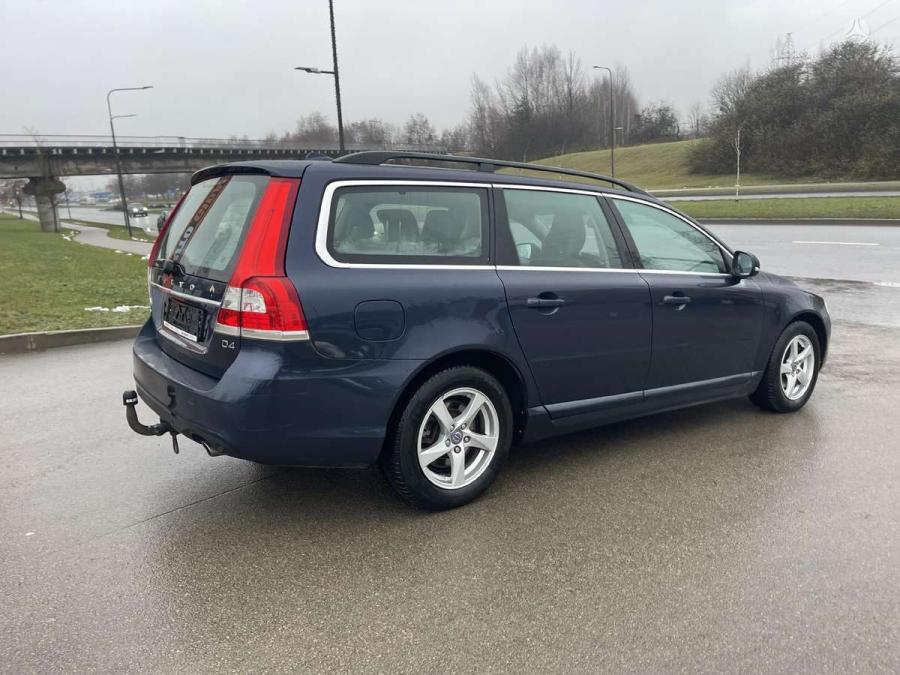 Blue Volvo V70 2014 in Kaunas, with an engine capacity of 1.97 L and mileage of 275 thousand km for 5650 €, photo 14 on AUTOMOTO.COM.LV