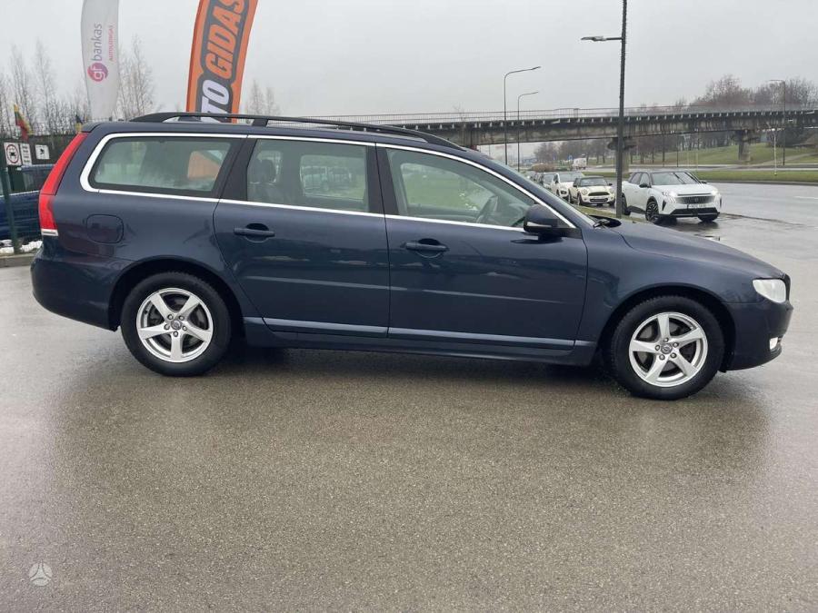 Blue Volvo V70 2014 in Kaunas, with an engine capacity of 1.97 L and mileage of 275 thousand km for 5650 €, photo 16 on AUTOMOTO.COM.LV