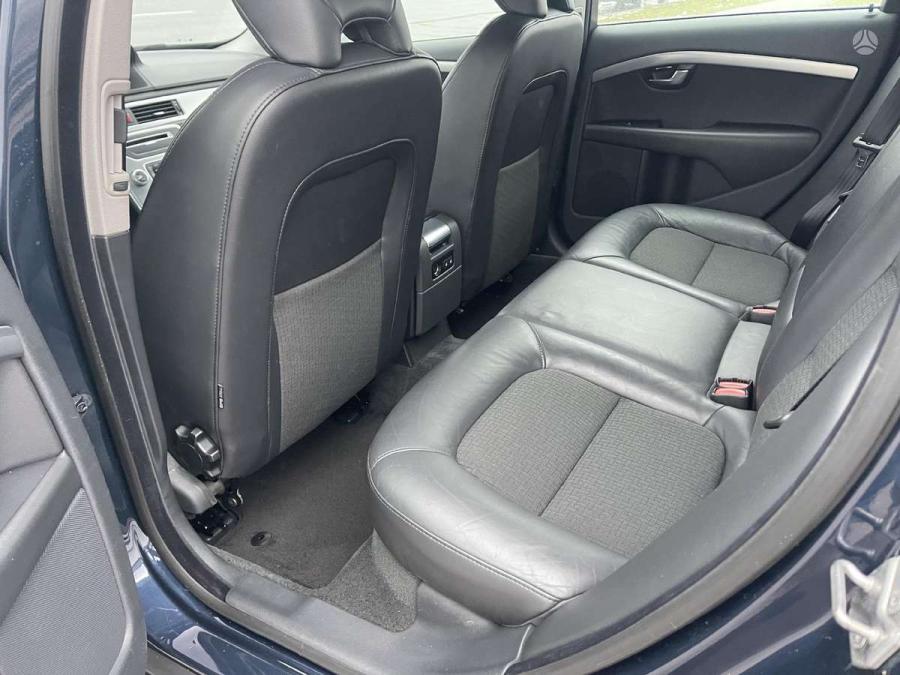 Blue Volvo V70 2014 in Kaunas, with an engine capacity of 1.97 L and mileage of 275 thousand km for 5650 €, photo 25 on AUTOMOTO.COM.LV