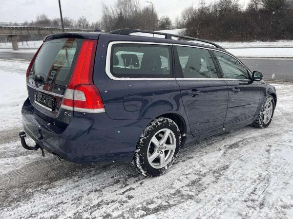 Blue Volvo V70 2014 in Kaunas, with an engine capacity of 1.97 L and mileage of 274 thousand km for 5650 €, photo 10 on AUTOMOTO.COM.LV
