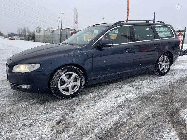 Blue Volvo V70 2014 in Kaunas, with an engine capacity of 1.97 L and mileage of 274 thousand km for 5650 €, photo 3 on AUTOMOTO.COM.LV