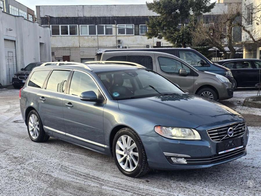 Blue Volvo V70 2014 in Kaunas, with an engine capacity of 1.56 L and mileage of 267 thousand km for 6850 €, photo 3 on AUTOMOTO.COM.LV