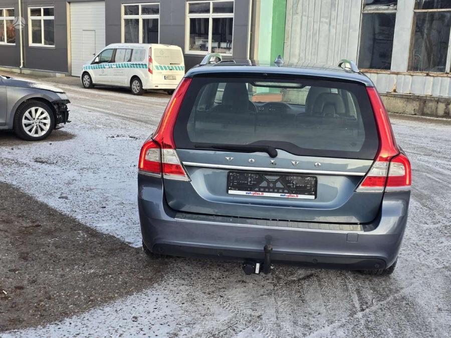 Blue Volvo V70 2014 in Kaunas, with an engine capacity of 1.56 L and mileage of 267 thousand km for 6850 €, photo 9 on AUTOMOTO.COM.LV