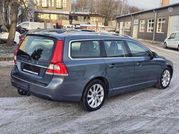 Blue Volvo V70 2014 in Kaunas, with an engine capacity of 1.56 L and mileage of 267 thousand km for 6850 €, photo 10 on AUTOMOTO.COM.LV