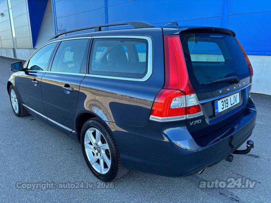 Blue Volvo V70 2014 in Paide, with an engine capacity of 2.00 L and mileage of 240 thousand km for 8590 €, photo 5 on AUTOMOTO.COM.LV