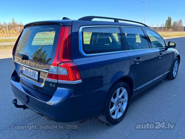 Blue Volvo V70 2014 in Paide, with an engine capacity of 2.00 L and mileage of 240 thousand km for 8590 €, photo 5 on AUTOMOTO.COM.LV