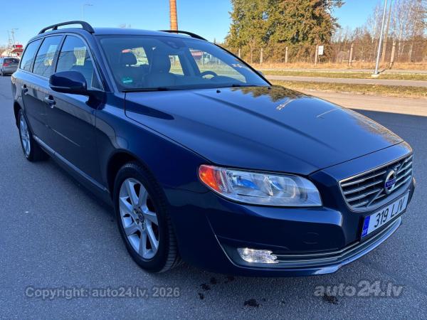 Blue Volvo V70 2014 in Paide, with an engine capacity of 2.00 L and mileage of 240 thousand km for 8590 €, photo 6 on AUTOMOTO.COM.LV