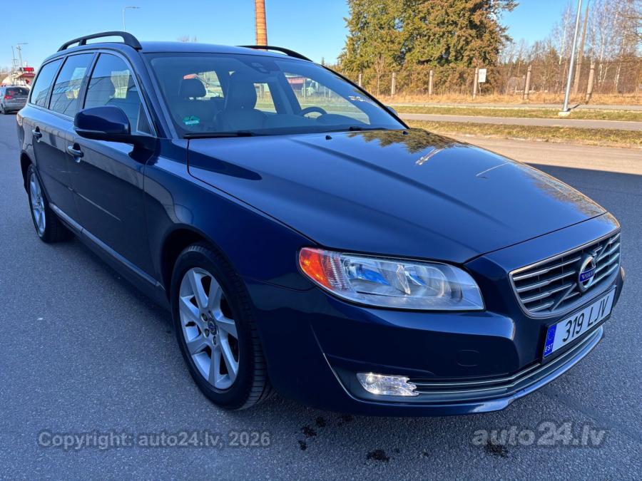 Blue Volvo V70 2014 in Paide, with an engine capacity of 2.00 L and mileage of 240 thousand km for 8590 €, photo 7 on AUTOMOTO.COM.LV