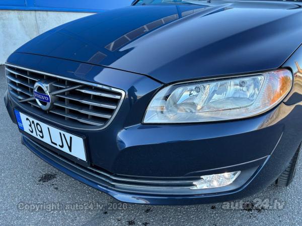 Blue Volvo V70 2014 in Paide, with an engine capacity of 2.00 L and mileage of 240 thousand km for 8590 €, photo 7 on AUTOMOTO.COM.LV