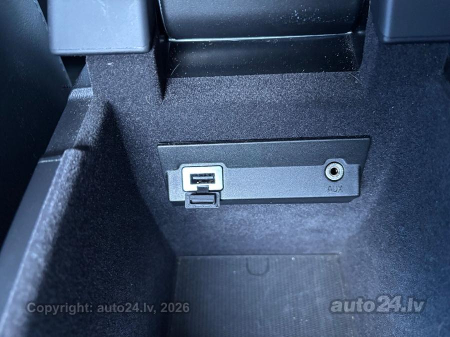 Blue Volvo V70 2014 in Paide, with an engine capacity of 2.00 L and mileage of 240 thousand km for 8590 €, photo 25 on AUTOMOTO.COM.LV