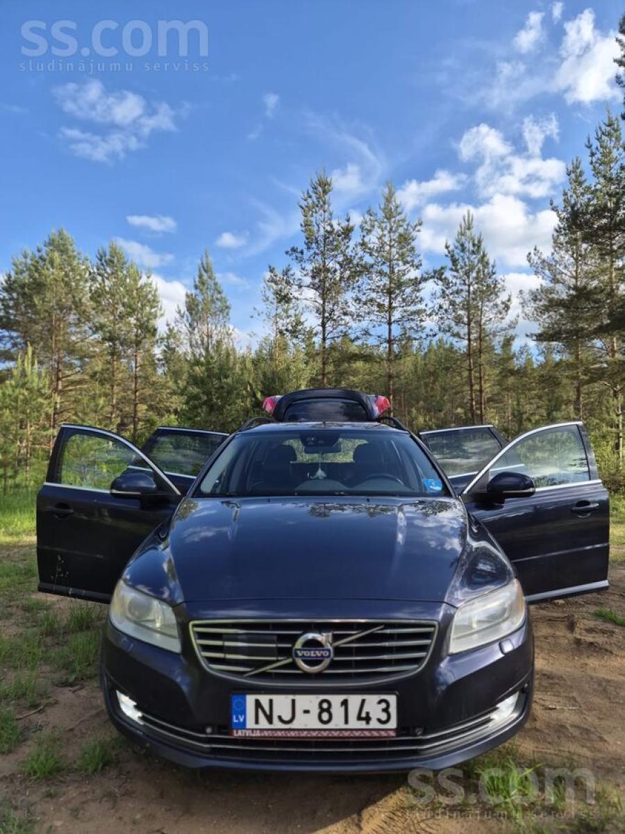 Blue Volvo V70 2014 in Tukums, with an engine capacity of 2.00 L and mileage of 407 thousand km for 8550 €, photo 5 on AUTOMOTO.COM.LV