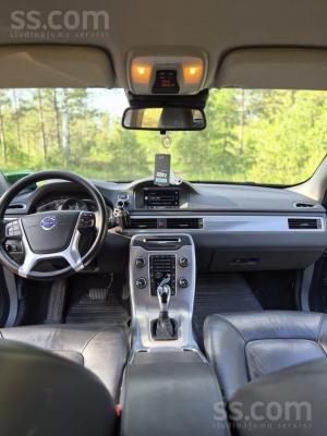Blue Volvo V70 2014 in Tukums, with an engine capacity of 2.00 L and mileage of 407 thousand km for 8550 €, photo 8 on AUTOMOTO.COM.LV