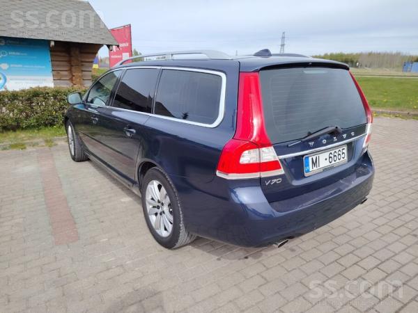 Blue Volvo V70 2014 in Riga, with an engine capacity of 2.00 L and mileage of 243 thousand km for 5500 €, photo 1 on AUTOMOTO.COM.LV