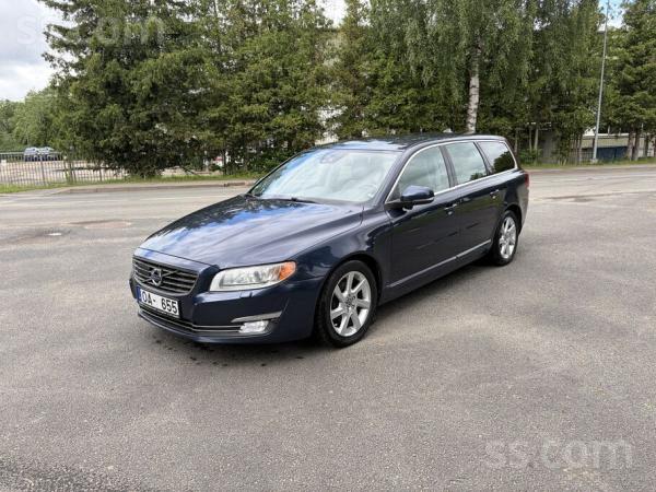 Blue Volvo V70 2014 in Ogre, with an engine capacity of 2.40 L and mileage of 248 thousand km for 9000 €, photo 1 on AUTOMOTO.COM.LV