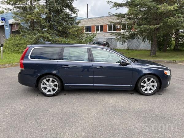 Blue Volvo V70 2014 in Ogre, with an engine capacity of 2.40 L and mileage of 248 thousand km for 9000 €, photo 7 on AUTOMOTO.COM.LV