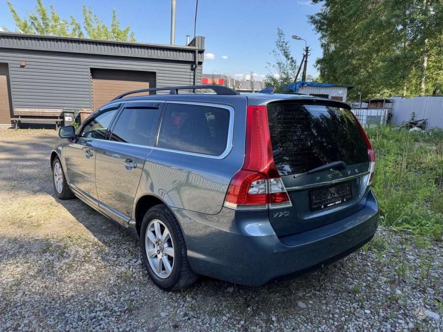 Blue Volvo V70 2014 in Alytus, with an engine capacity of 2.00 L and mileage of 297 thousand km for 6500 €, photo 4 on AUTOMOTO.COM.LV