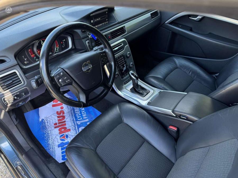 Blue Volvo V70 2014 in Alytus, with an engine capacity of 2.00 L and mileage of 297 thousand km for 6500 €, photo 8 on AUTOMOTO.COM.LV