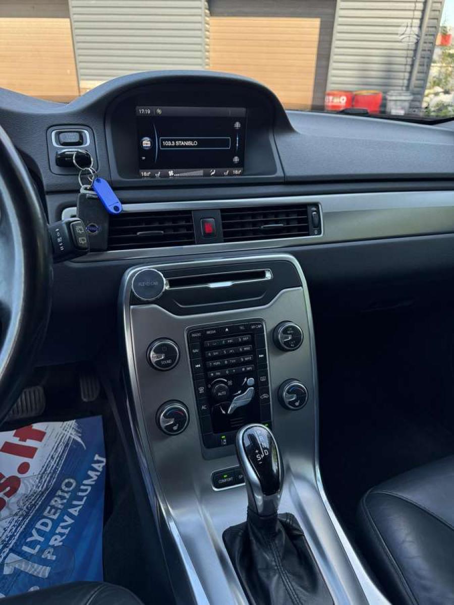Blue Volvo V70 2014 in Alytus, with an engine capacity of 2.00 L and mileage of 297 thousand km for 6500 €, photo 13 on AUTOMOTO.COM.LV