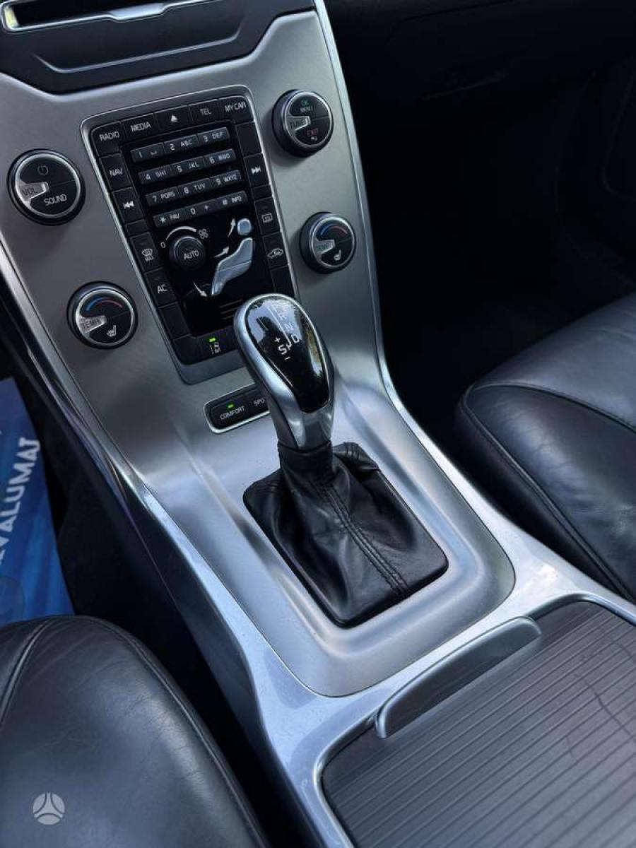 Blue Volvo V70 2014 in Alytus, with an engine capacity of 2.00 L and mileage of 297 thousand km for 6500 €, photo 18 on AUTOMOTO.COM.LV
