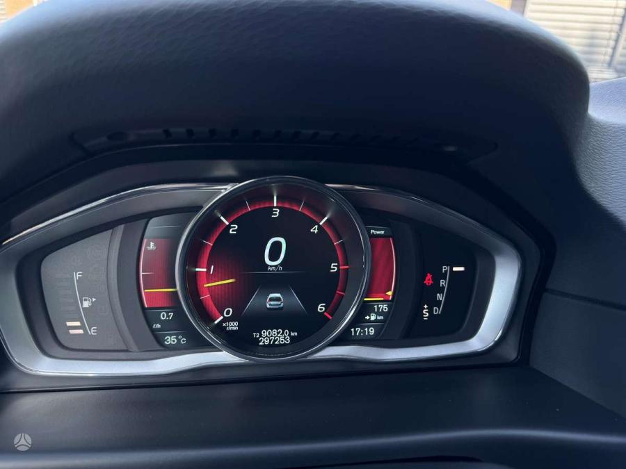 Blue Volvo V70 2014 in Alytus, with an engine capacity of 2.00 L and mileage of 297 thousand km for 6500 €, photo 32 on AUTOMOTO.COM.LV