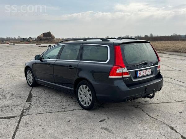 Zils Volvo V70 2014 Rīga, ar dzinēja tilpumu 2.00 L un nobraukumu 0 tūkst. km par 6399 €, foto 3 vietnē AUTOMOTO.COM.LV