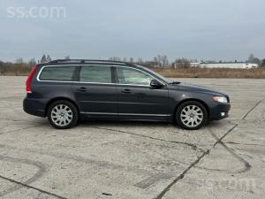 Blue Volvo V70 2014 in Riga, with an engine capacity of 2.00 L and mileage of 0 thousand km for 6399 €, photo 7 on AUTOMOTO.COM.LV