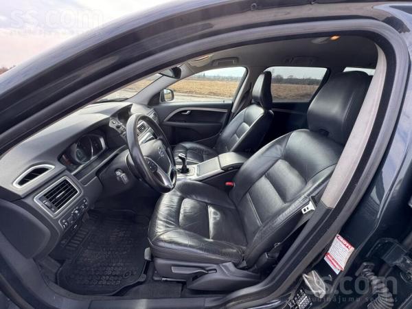 Zils Volvo V70 2014 Rīga, ar dzinēja tilpumu 2.00 L un nobraukumu 0 tūkst. km par 6399 €, foto 9 vietnē AUTOMOTO.COM.LV