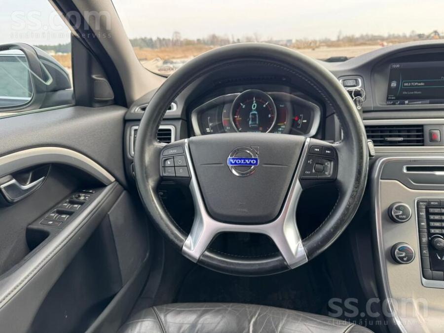Blue Volvo V70 2014 in Riga, with an engine capacity of 2.00 L and mileage of 0 thousand km for 6399 €, photo 12 on AUTOMOTO.COM.LV