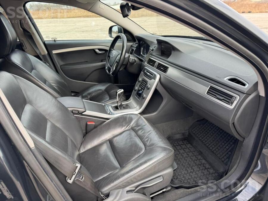 Blue Volvo V70 2014 in Riga, with an engine capacity of 2.00 L and mileage of 0 thousand km for 6399 €, photo 21 on AUTOMOTO.COM.LV