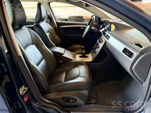 Zils Volvo V70 2014 Tukums, ar dzinēja tilpumu 2.40 L un nobraukumu 209 tūkst. km par 10500 €, foto 9 vietnē AUTOMOTO.COM.LV