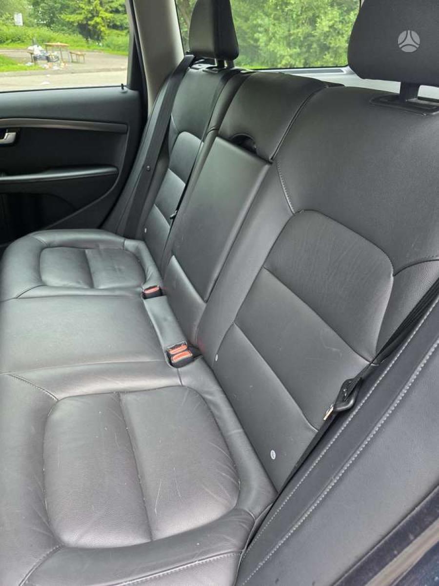 Zils Volvo V70 2014 Utena, ar dzinēja tilpumu 1.97 L un nobraukumu 234 tūkst. km par 6300 €, foto 13 vietnē AUTOMOTO.COM.LV