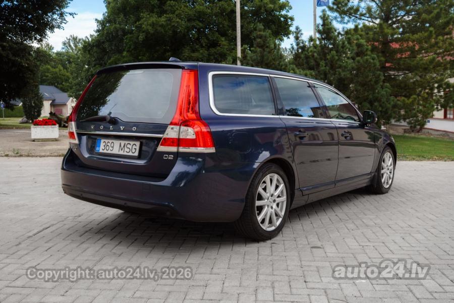 Zils Volvo V70 2014 Tartu, ar dzinēja tilpumu 1.60 L un nobraukumu 336 tūkst. km par 6999 €, foto 6 vietnē AUTOMOTO.COM.LV