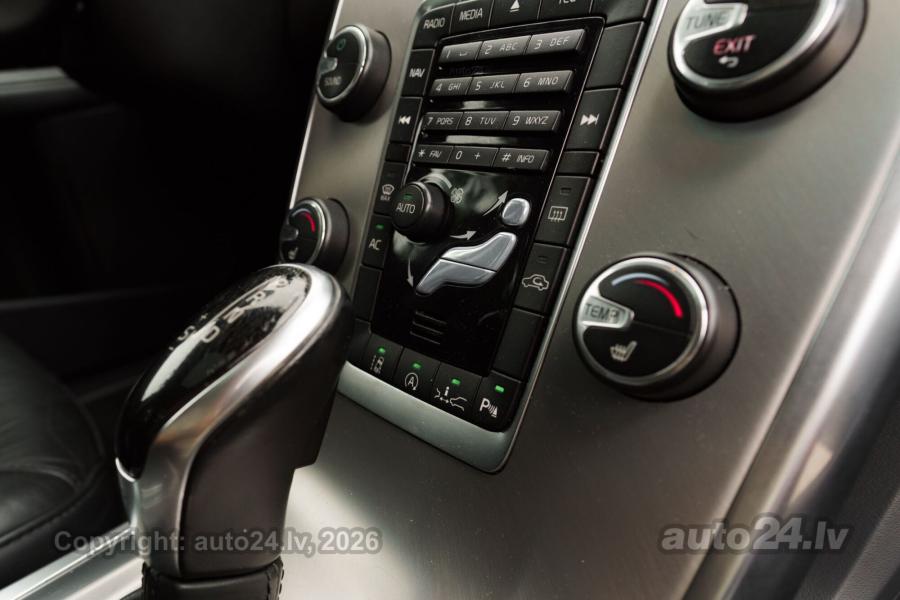 Zils Volvo V70 2014 Tartu, ar dzinēja tilpumu 1.60 L un nobraukumu 336 tūkst. km par 6999 €, foto 15 vietnē AUTOMOTO.COM.LV