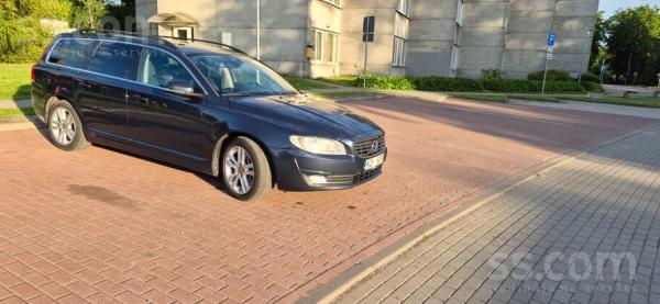 Blue Volvo V70 2014 in Preili, with an engine capacity of 2.00 L and mileage of 413 thousand km for 5990 €, photo 2 on AUTOMOTO.COM.LV