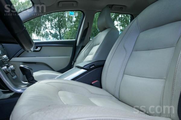 Blue Volvo V70 2014 in Riga, with an engine capacity of 1.60 L and mileage of 275 thousand km for 8290 €, photo 5 on AUTOMOTO.COM.LV