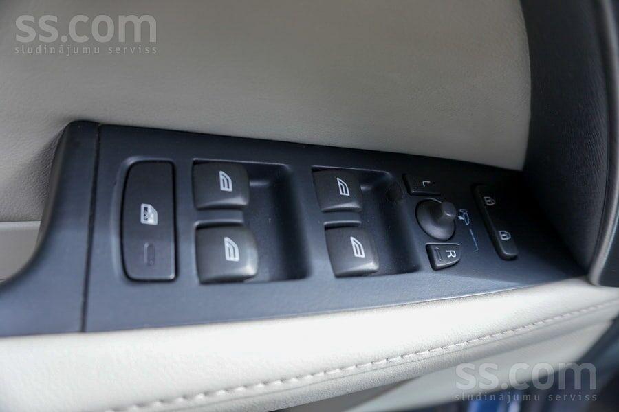 Zils Volvo V70 2014 Rīga, ar dzinēja tilpumu 1.60 L un nobraukumu 275 tūkst. km par 8290 €, foto 9 vietnē AUTOMOTO.COM.LV