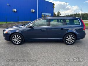 Zils Volvo V70 2014 Paide, ar dzinēja tilpumu 2.00 L un nobraukumu 231 tūkst. km par 7390 €, foto 4 vietnē AUTOMOTO.COM.LV