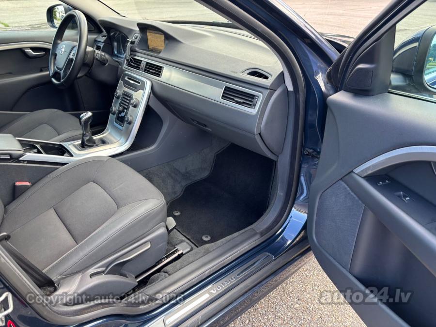 Zils Volvo V70 2014 Paide, ar dzinēja tilpumu 2.00 L un nobraukumu 231 tūkst. km par 7390 €, foto 10 vietnē AUTOMOTO.COM.LV
