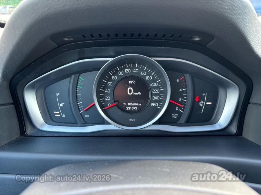 Zils Volvo V70 2014 Paide, ar dzinēja tilpumu 2.00 L un nobraukumu 231 tūkst. km par 7390 €, foto 16 vietnē AUTOMOTO.COM.LV